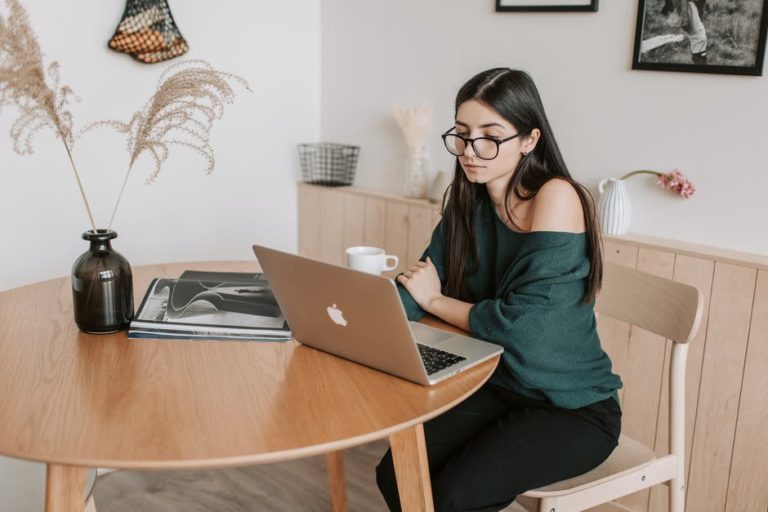 6 Benefits of Being a Virtual Assistant Remote Worker
